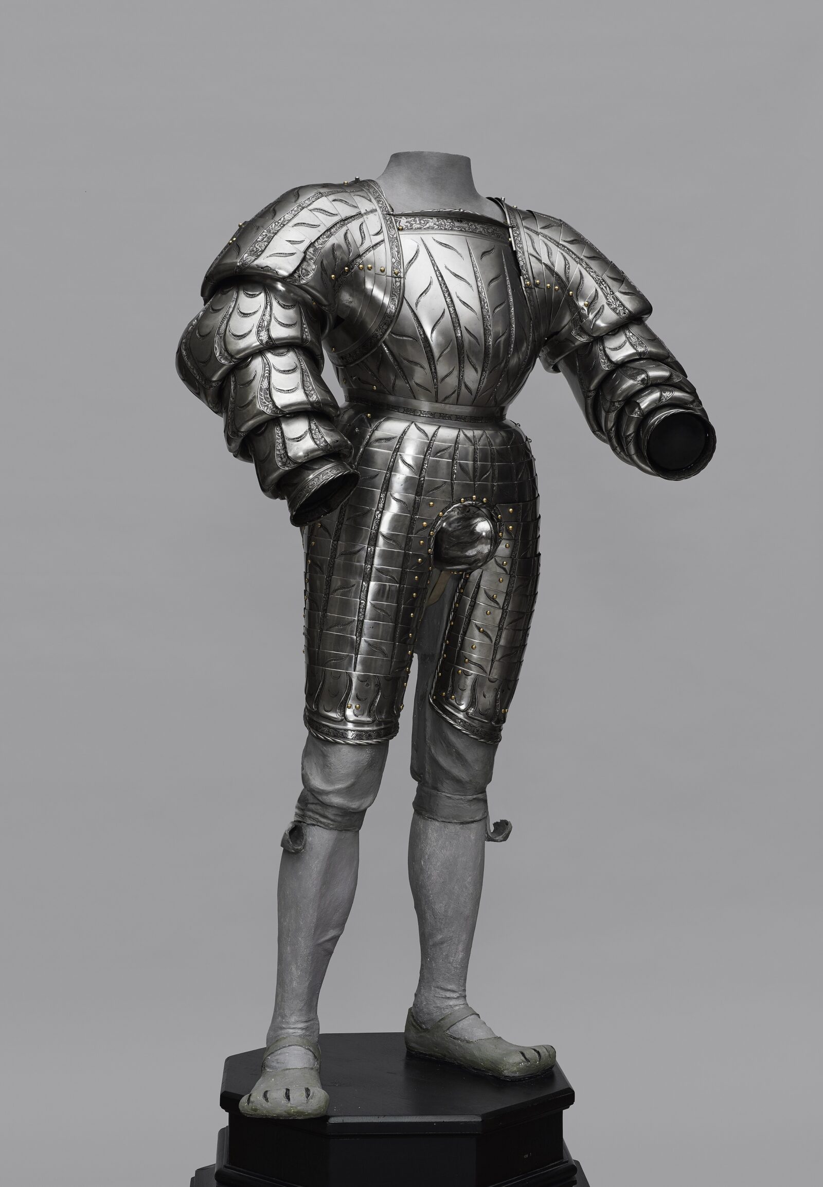 Armor - Fashion in Steel and Silk - CODART